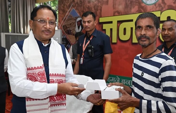 ...जब सीएम हाउस में रमन निर्मलकर ने कहा अब फिर से सुन पा रहा हूं ...